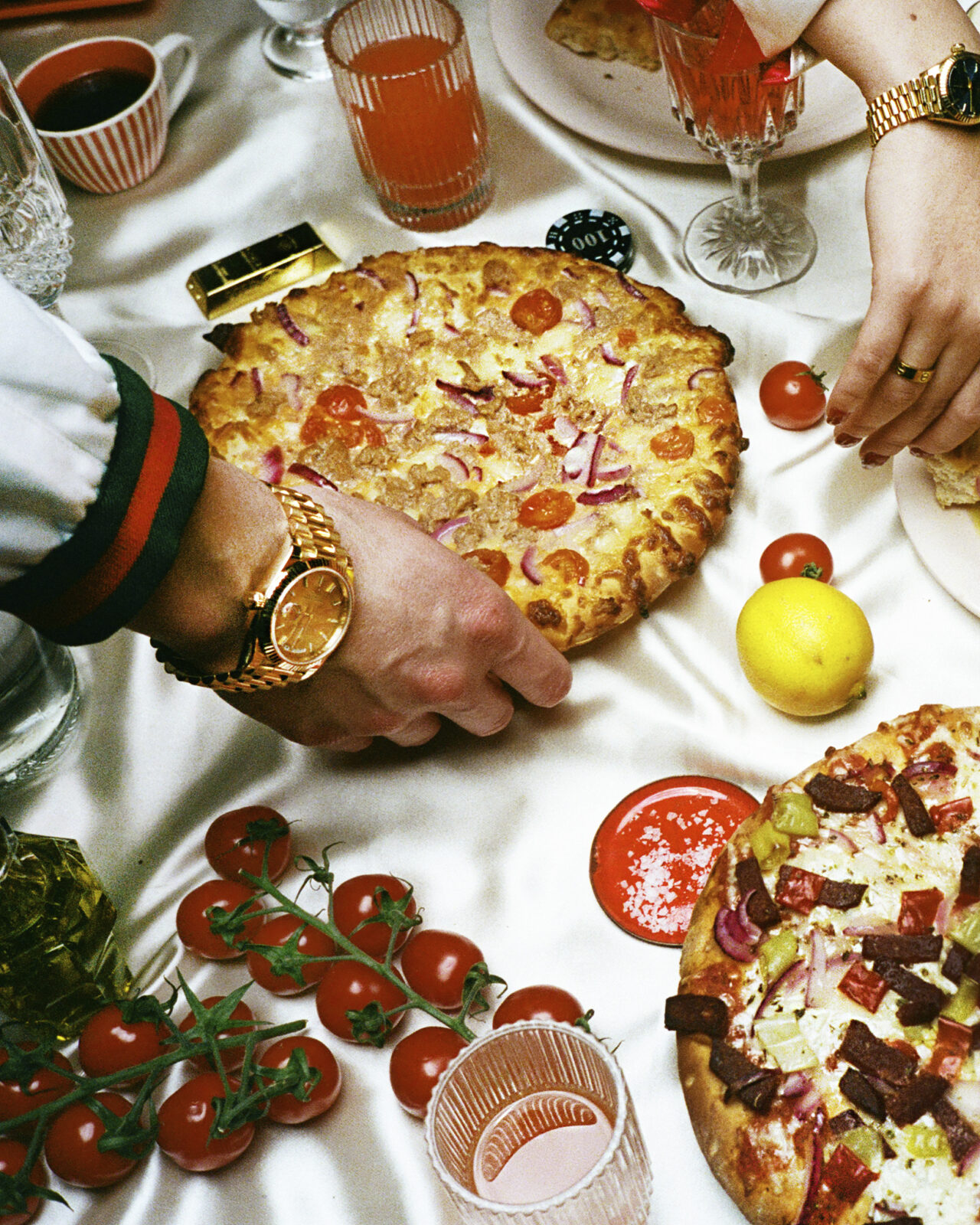 Neue Capital Bra Pizza Sucuk und Thunfisch - FoodLoaf